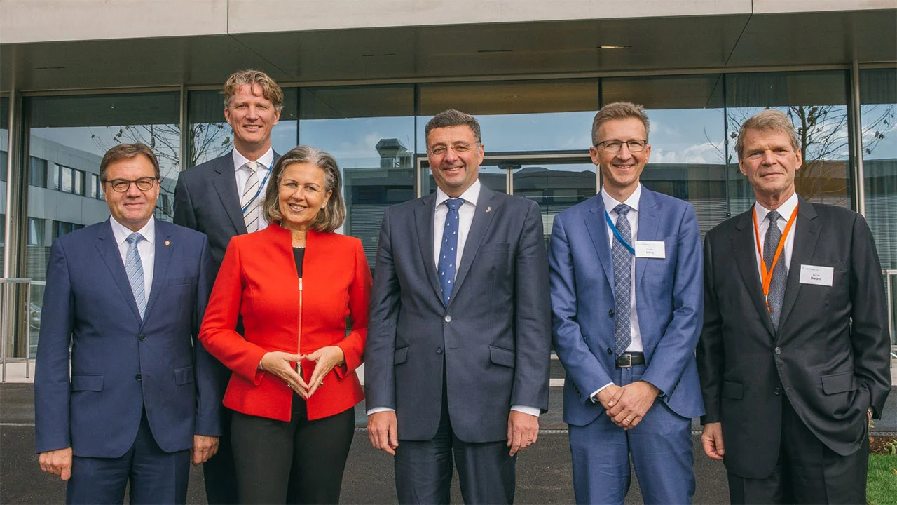 Novartis setzt bei Biopharmazeutika weiter auf Österreich | Novartis ...