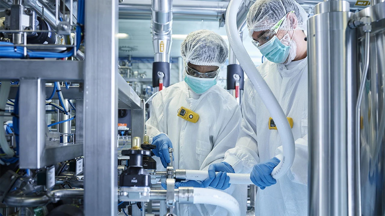 Novartis setzt bei Biopharmazeutika weiter auf Österreich | Novartis ...