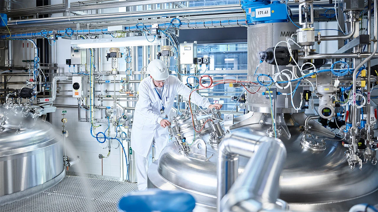 Novartis setzt bei Biopharmazeutika weiter auf Österreich | Novartis ...