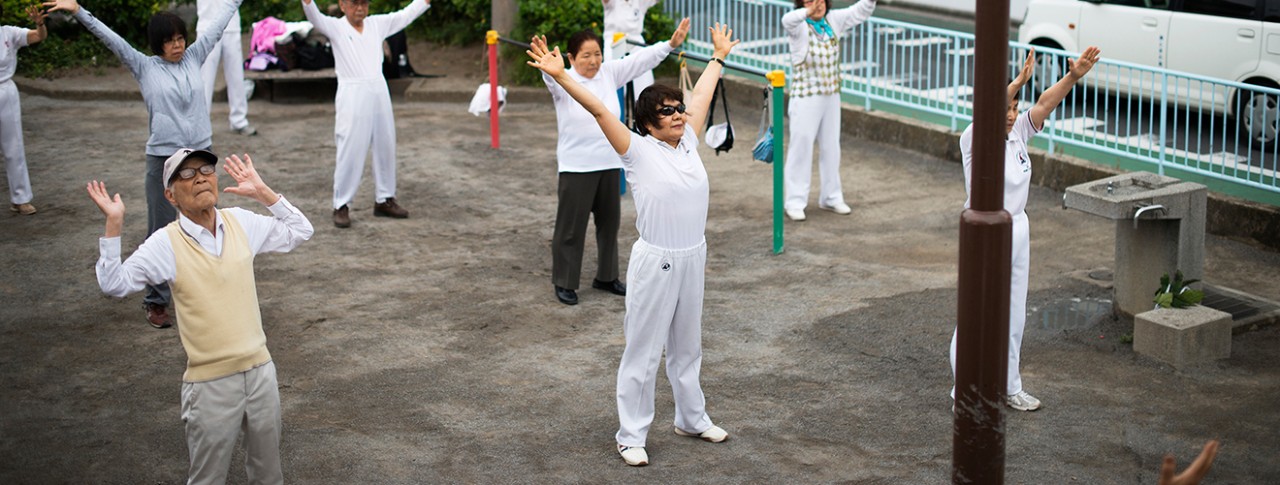 Coping with eye disease and fading vision late in life | Novartis